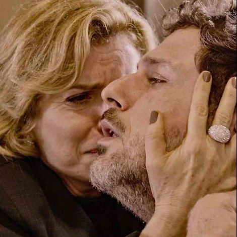 Leonardo choca o público em ?Vale Tudo? ao jogar pedra no túmulo de ...